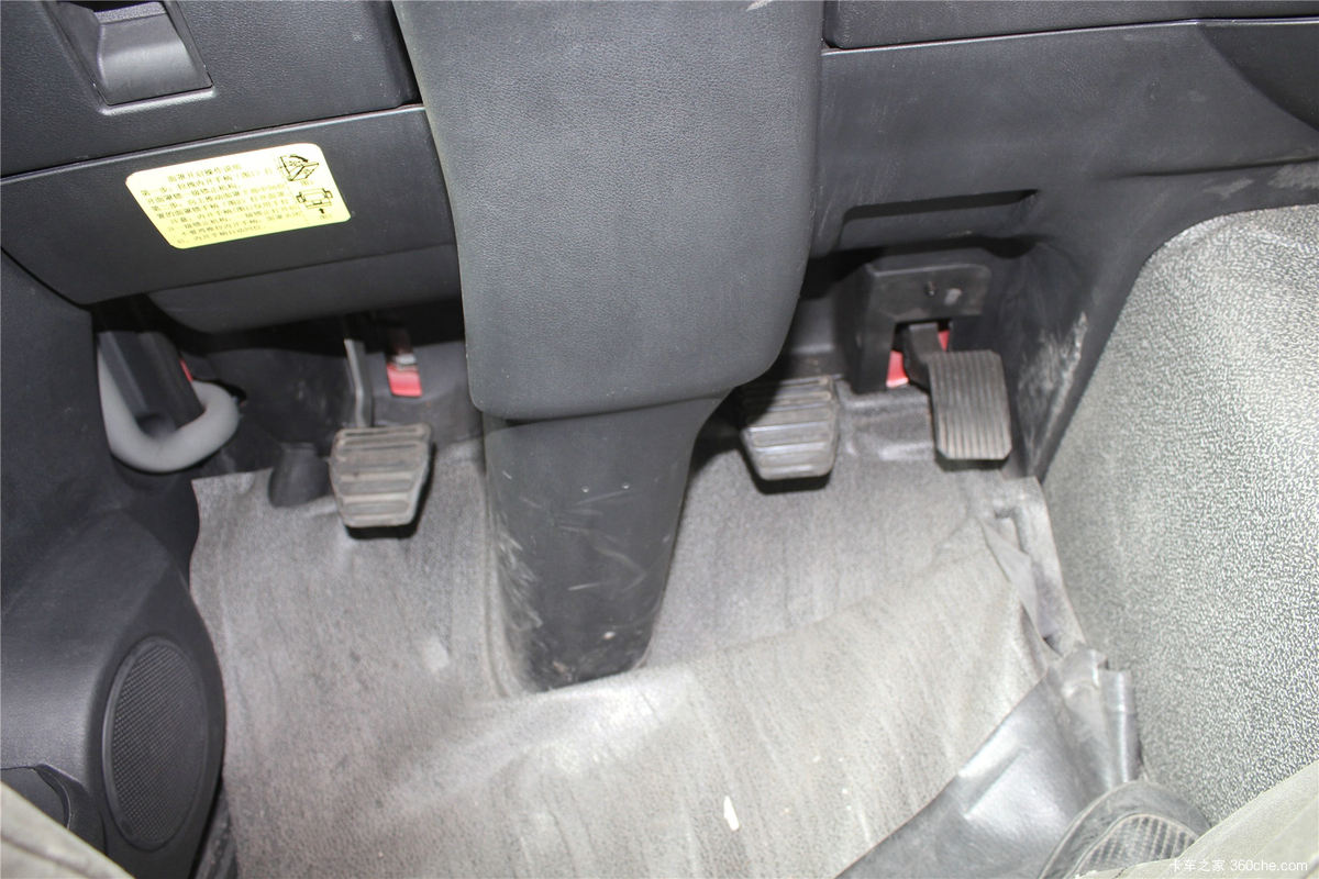 【图】中国重汽 C5H 340 8X4 油罐车_卡车之家